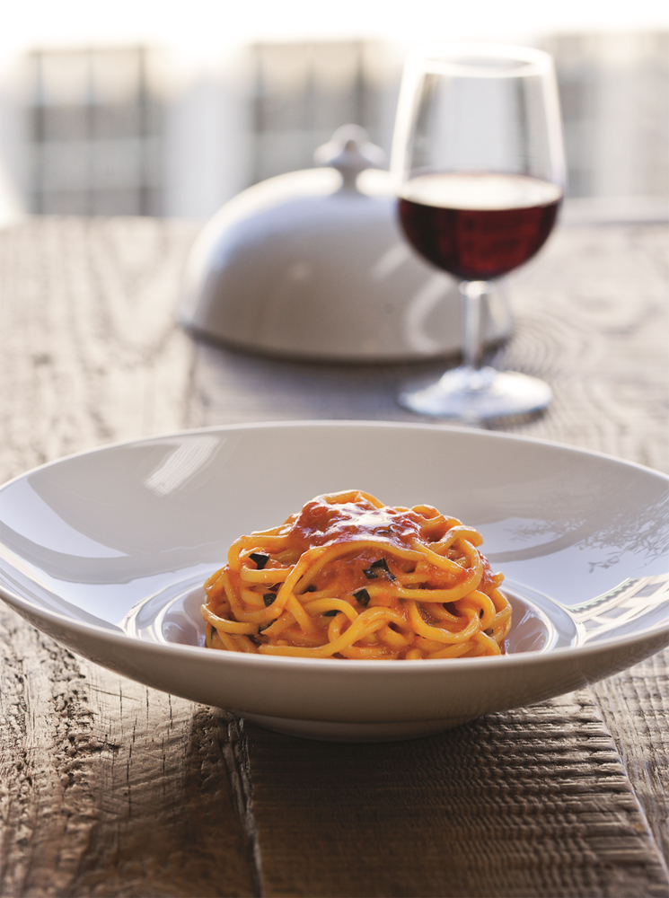 Scarpetta Spaghetti With Tomato Sauce