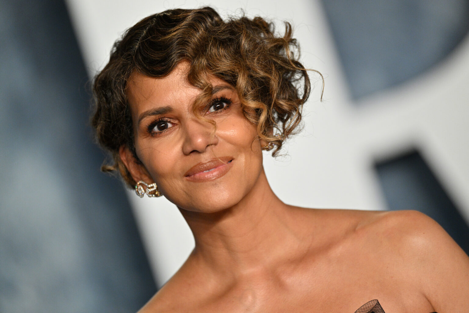 Halle Berry Shares Rare Photos of Teen Daughter Nahla to Celebrate Her ...