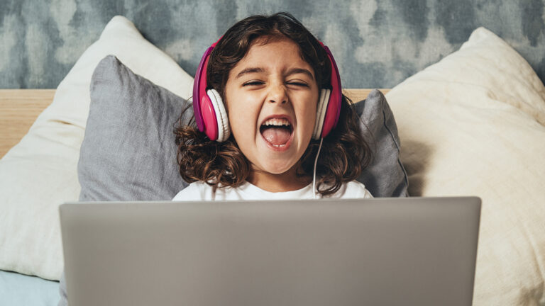 Zoom for Parents and Kids: 9 Tips and Tricks You Never Knew